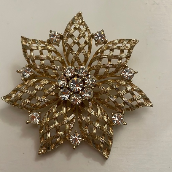 Lisner Jewelry | Jewelry | Vintage Lisner Brooch | Poshmark